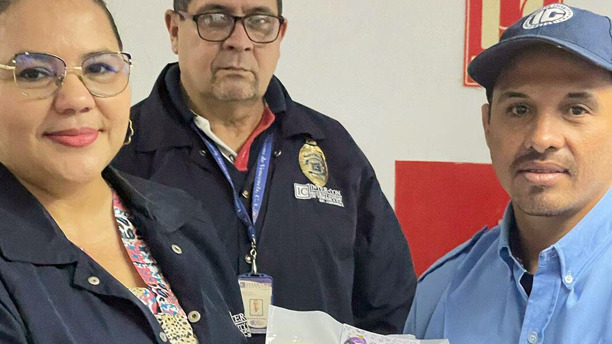 Entrega de útiles escolares y reconocimiento a la trayectoria por años ...